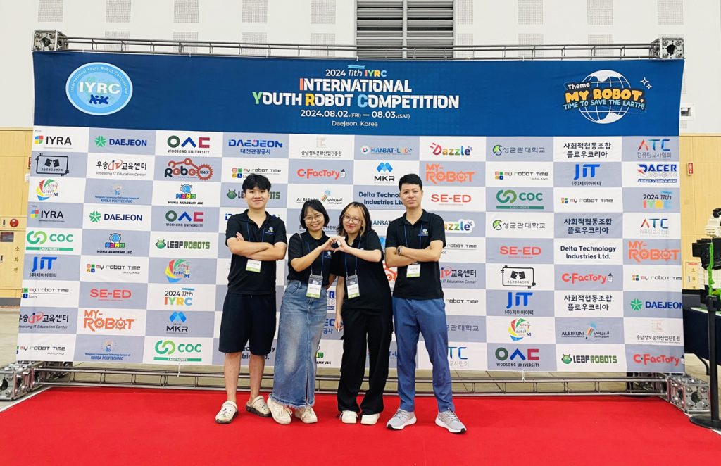 Đội Tuyển Robotics Việt Nam Thi Đấu Xuất Sắc Tại IYRC 2024 - Học Viện Công Nghệ Huna