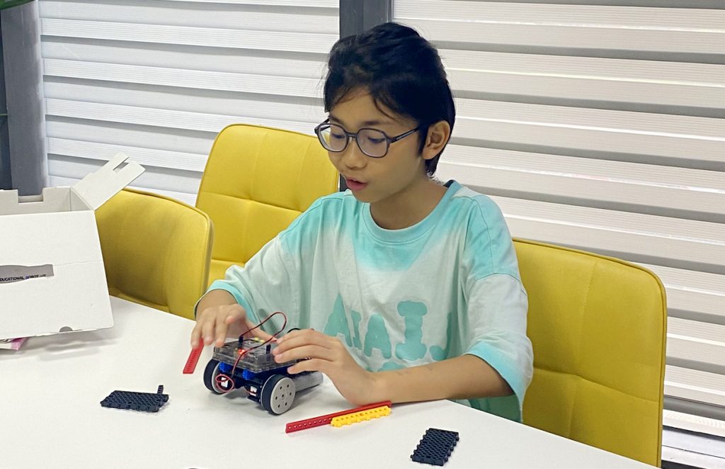 Robotics Là Gì? Tạo Sao Học Sinh Nên Học Robotics? HUNA